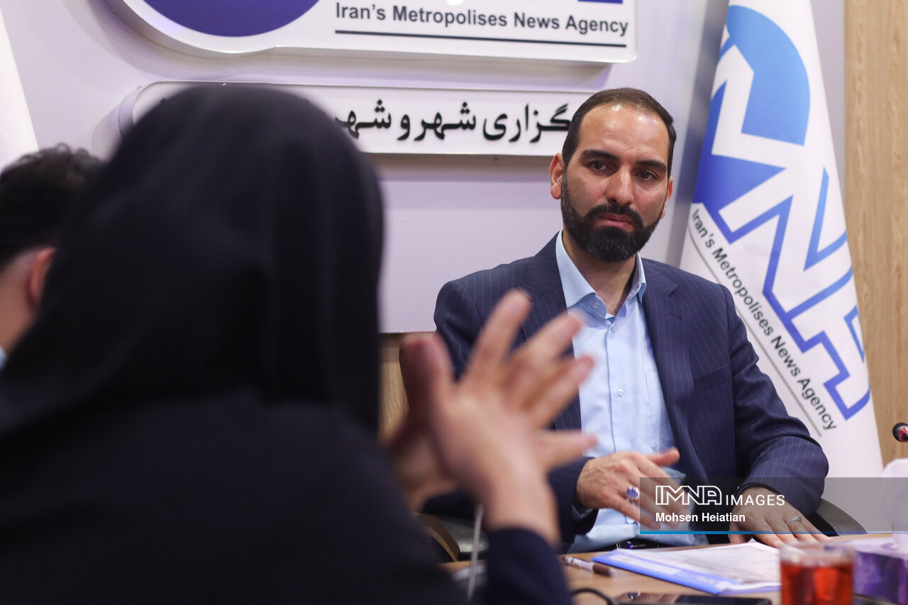 ایمنا بازدید مدیر منطقه ۴ شهرداری اصفهان از خبرگزاری ایمنا