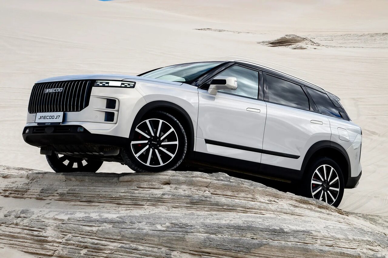 خودرو لوکانو L7 مکث موتور + قیمت و مشخصات LUCANO ۷ - ایمنا